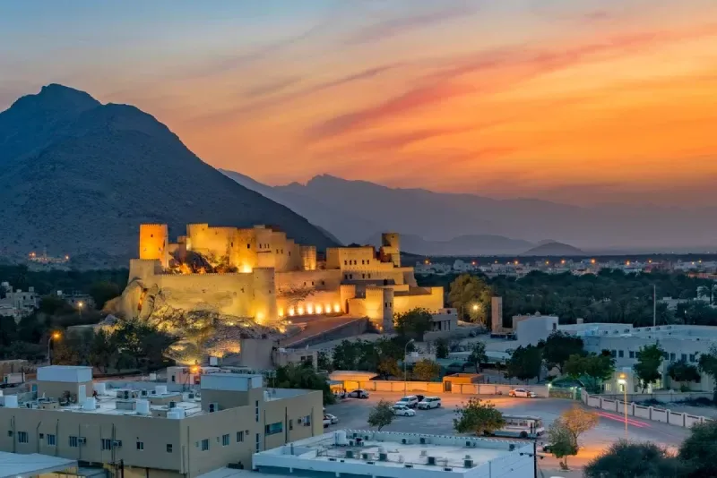 Viaggio Oman e Dubai 12 Giorni: Deserto e Spiagge da Sogno