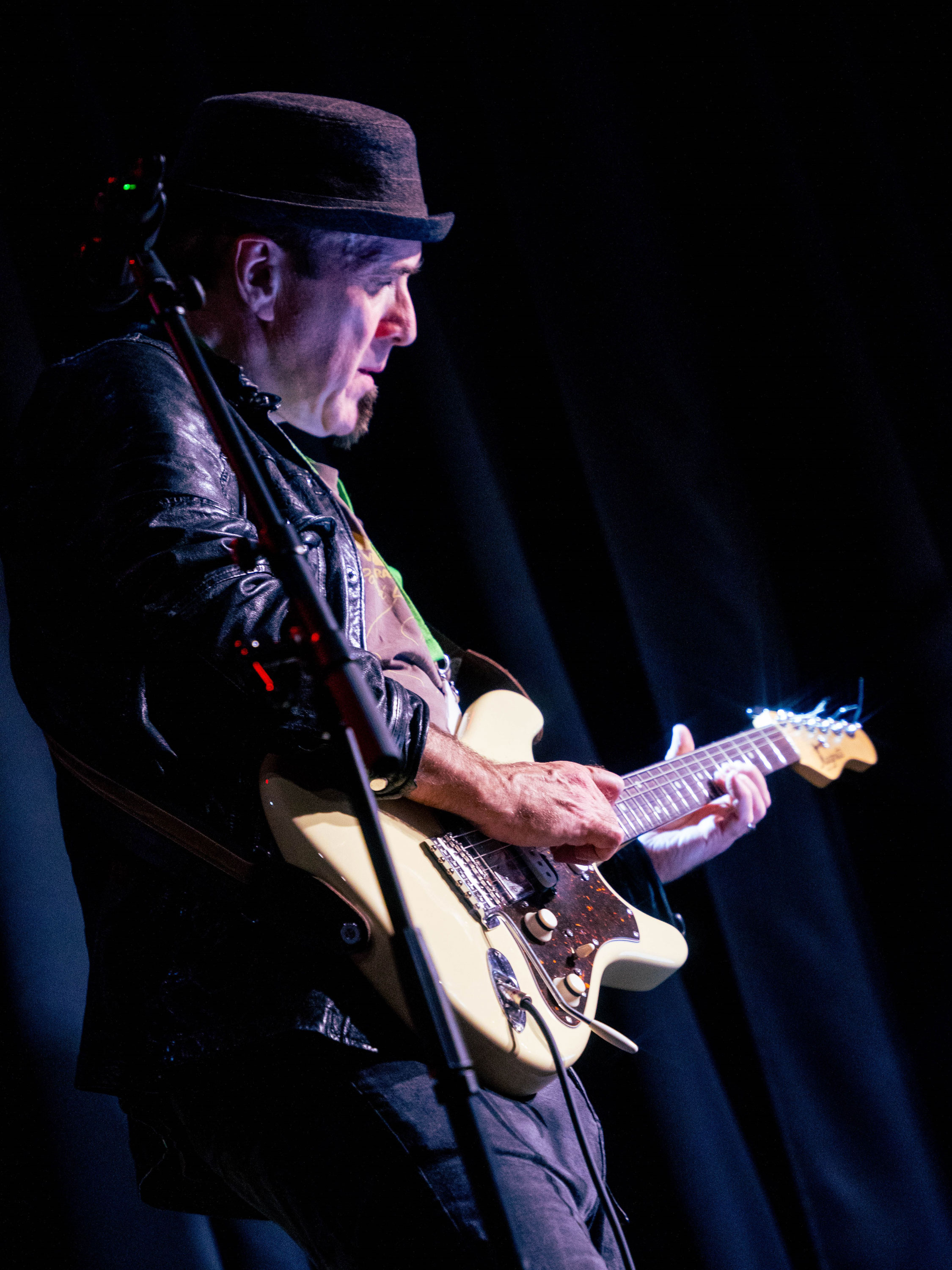 Andy G Jones | Thomastik-Infeld Vienna