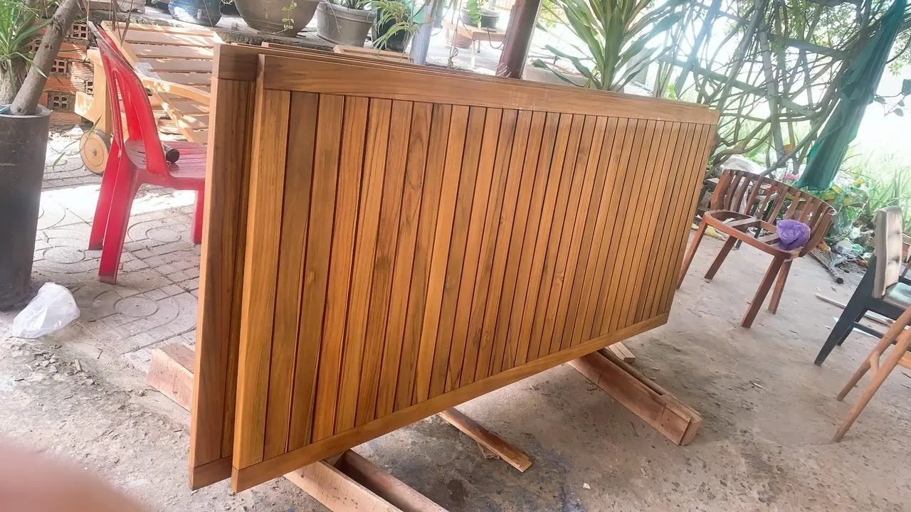 Gỗ Teak (Tếch) – Ngôi Vương của Đồ Gỗ Ngoài Trời