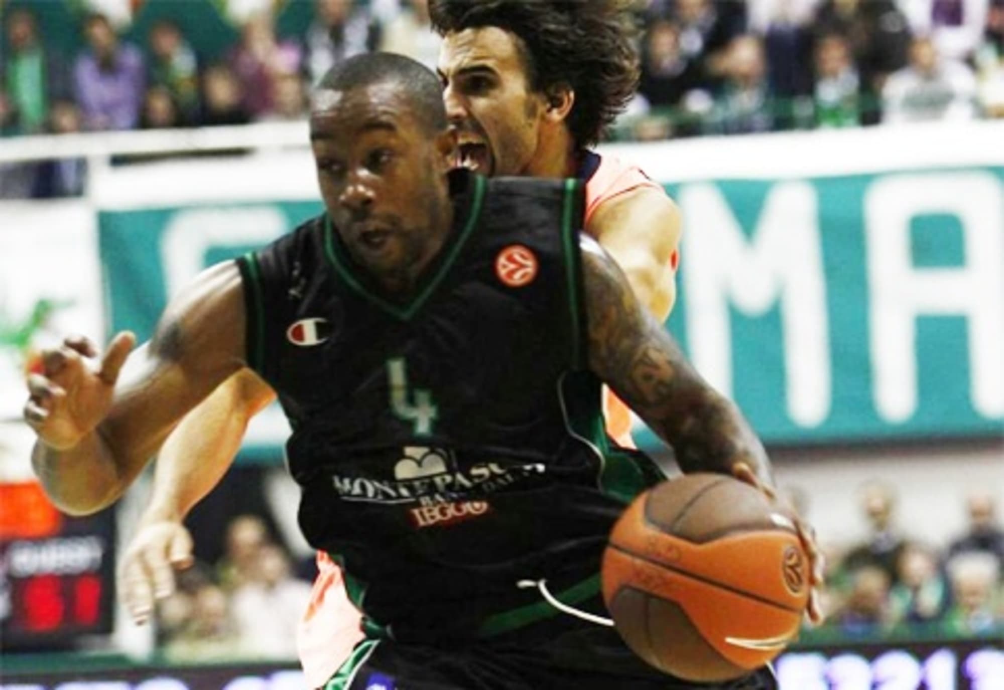 MKD - Lightning-quick McCalebb tears apart Real | FIBA Basketball