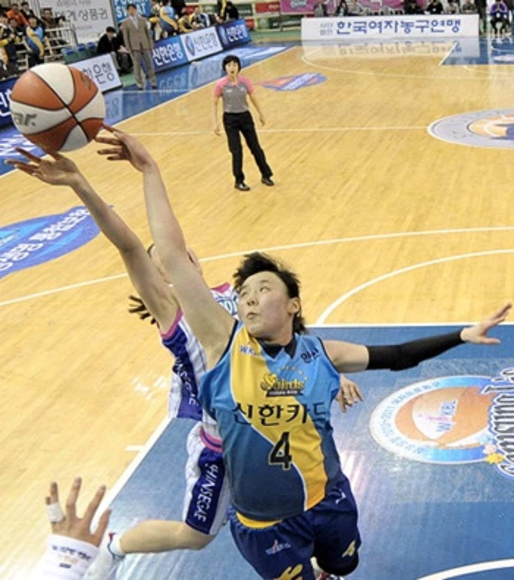 KOR - S-Birds romp into finals; Bichumi pull one back | FIBA.basketball
