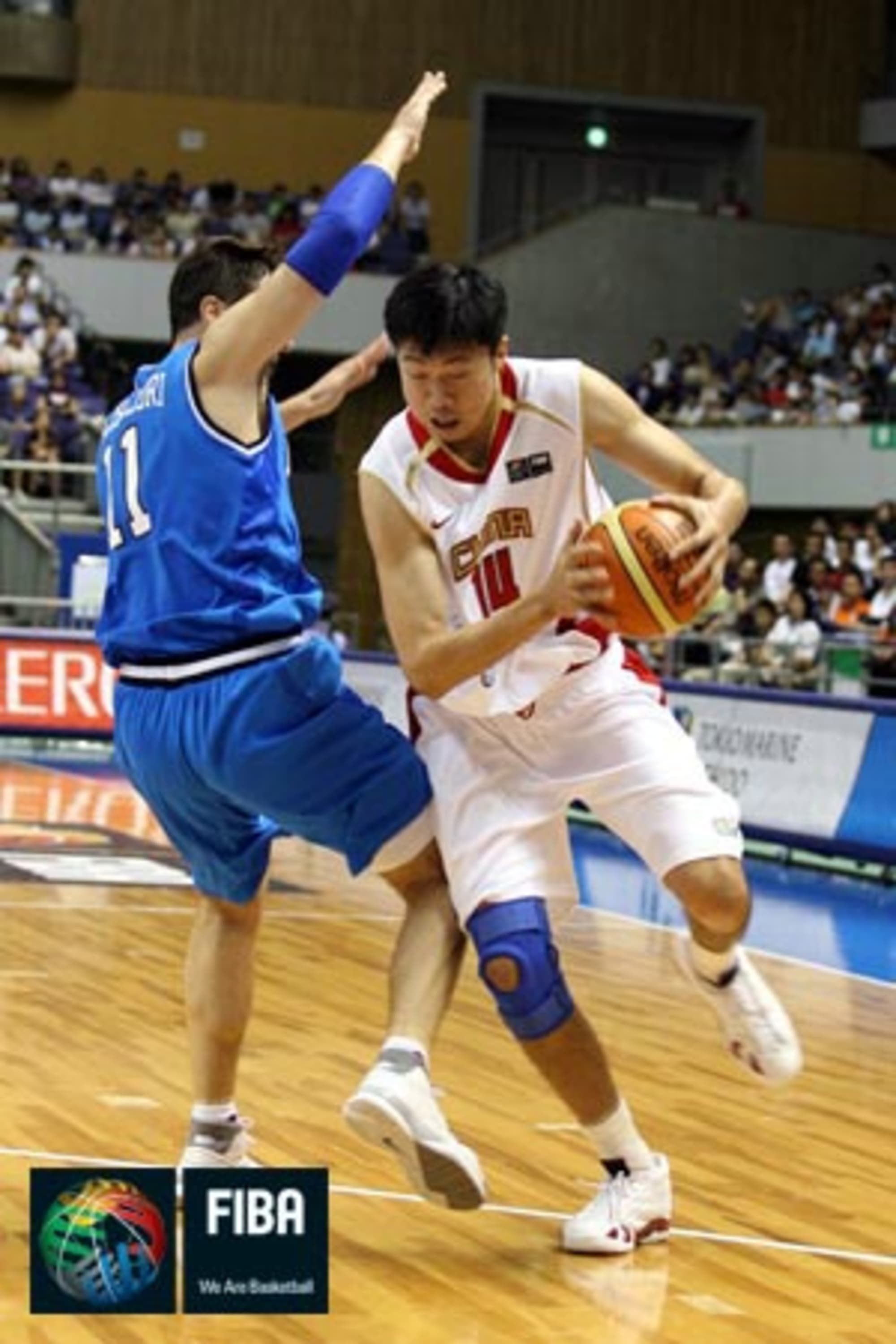 CHN – Doctors look at Wang’s leg injury in America | FIBA Basketball