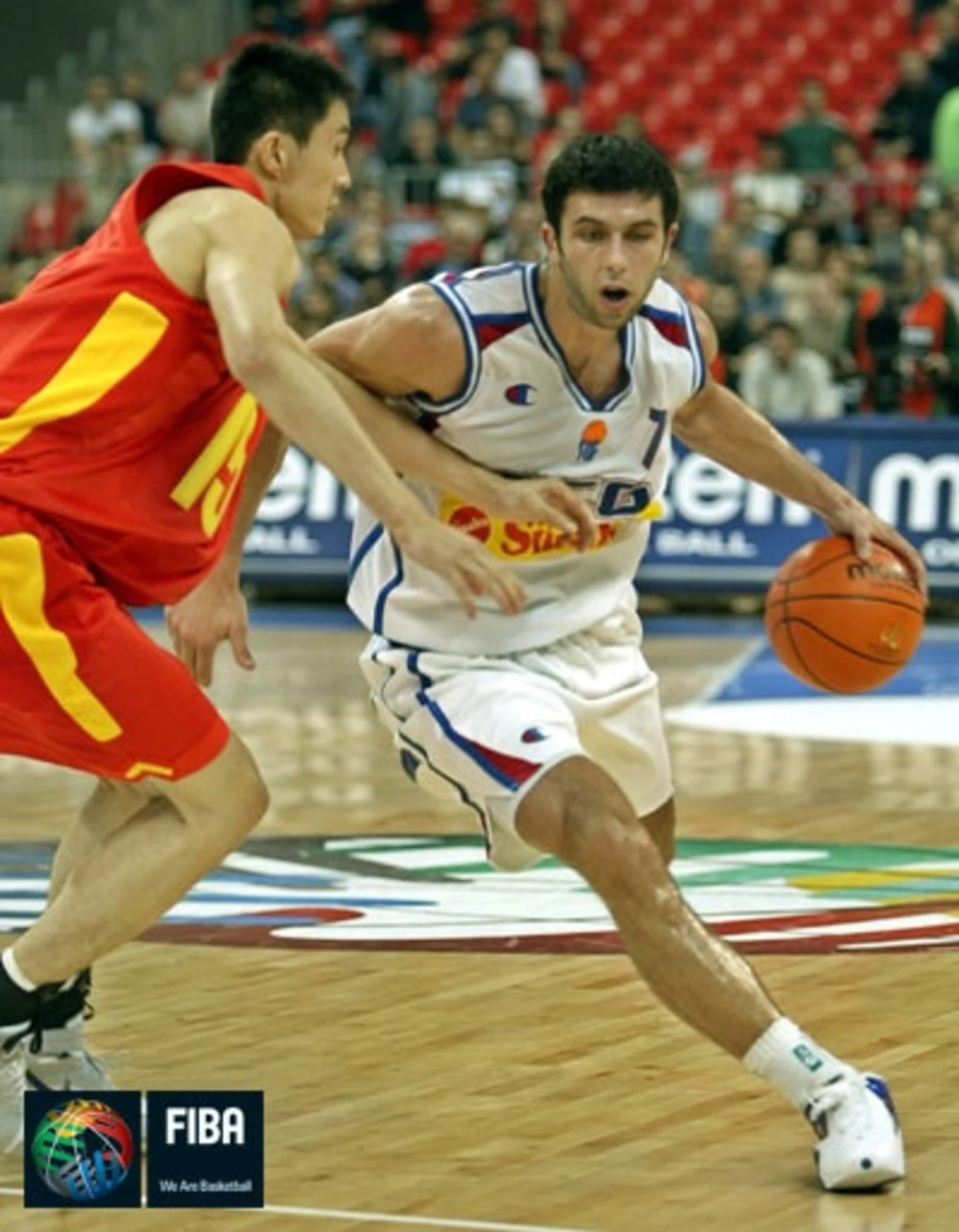 SRB - Radmanovic to switch to Lakers | FIBA Basketball