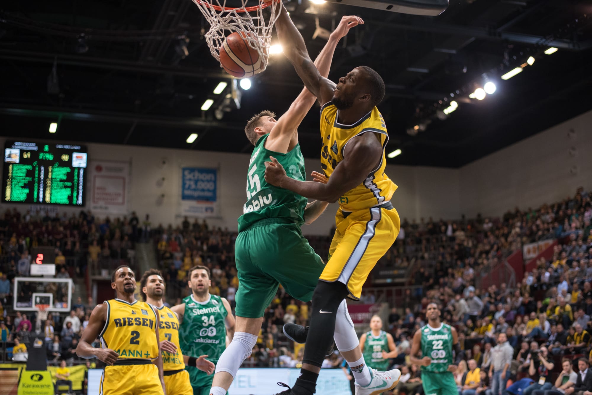 Top 5 plays Gameday 9, Tuesday edition | FIBA Basketball
