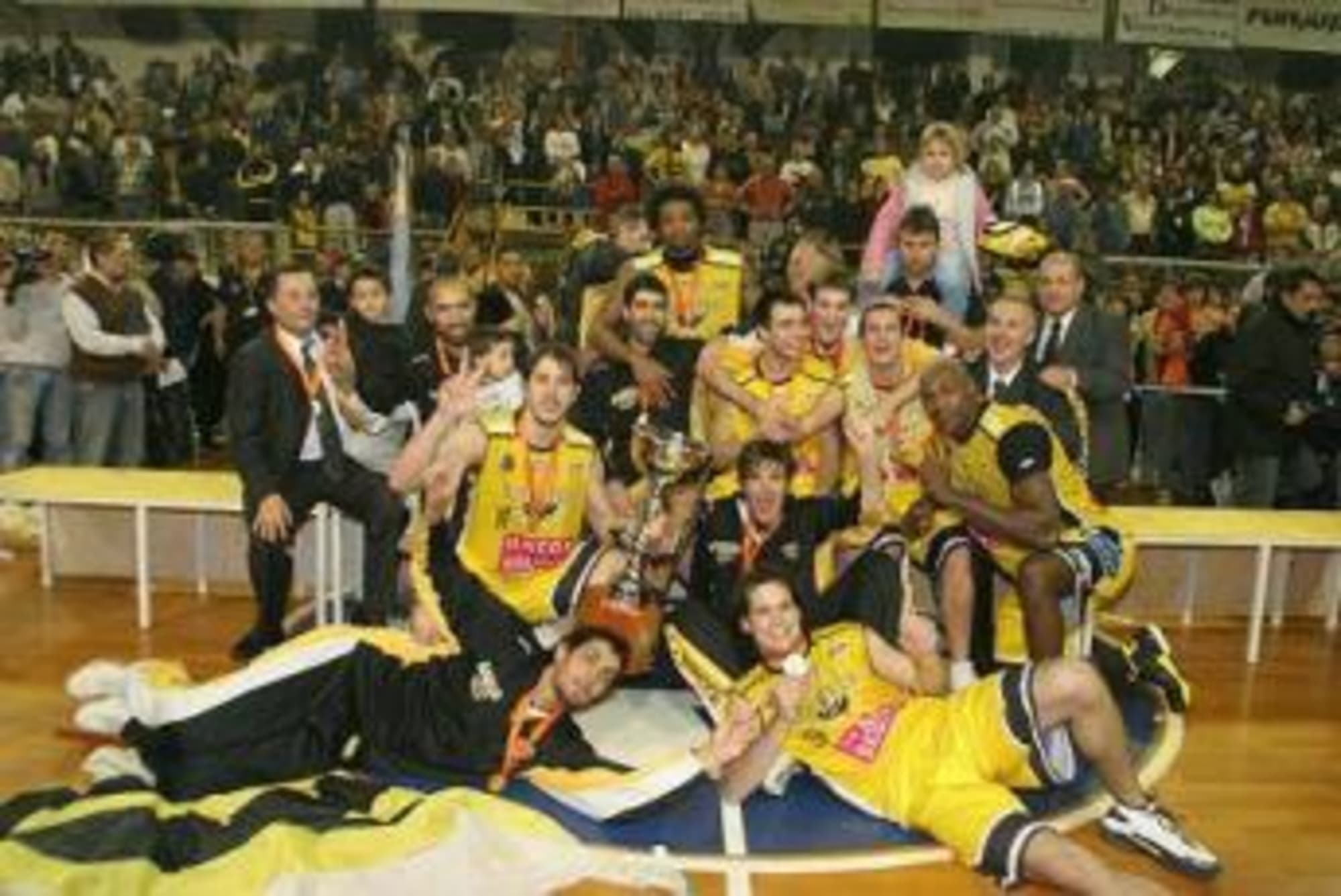 ARG – Libertad pull out the broom and sweep Penarol | FIBA Basketball