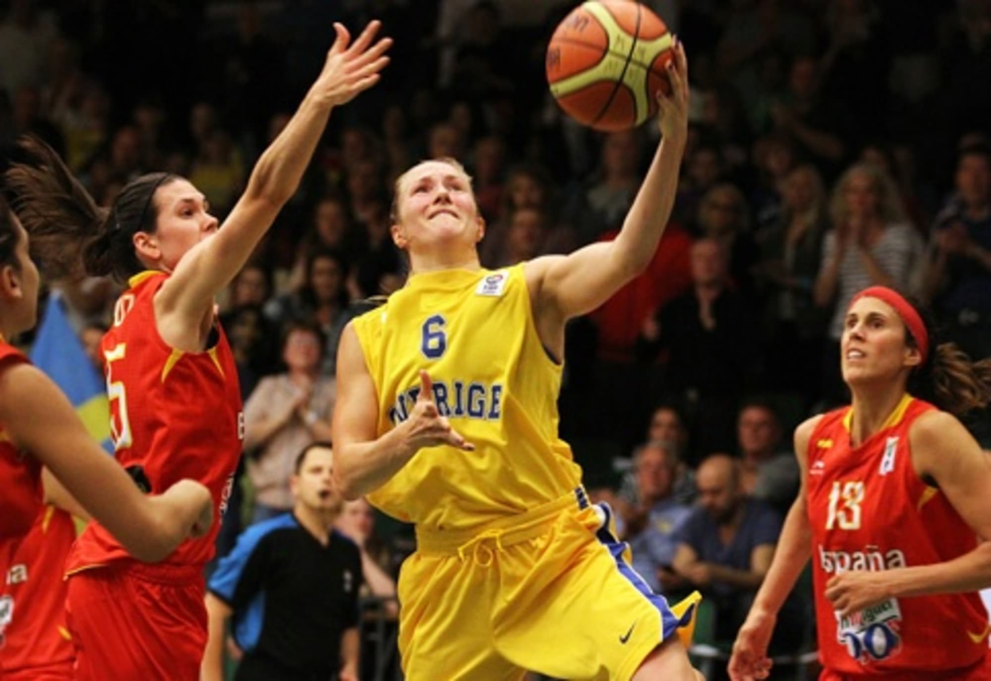 SWE - Fingers crossed that Eldebrink will play | FIBA Basketball