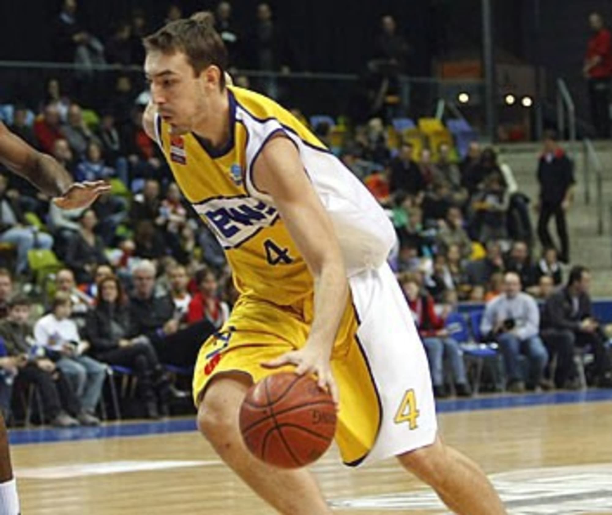 ITA – Cantu bring in Serbian wing Scekic | FIBA Basketball