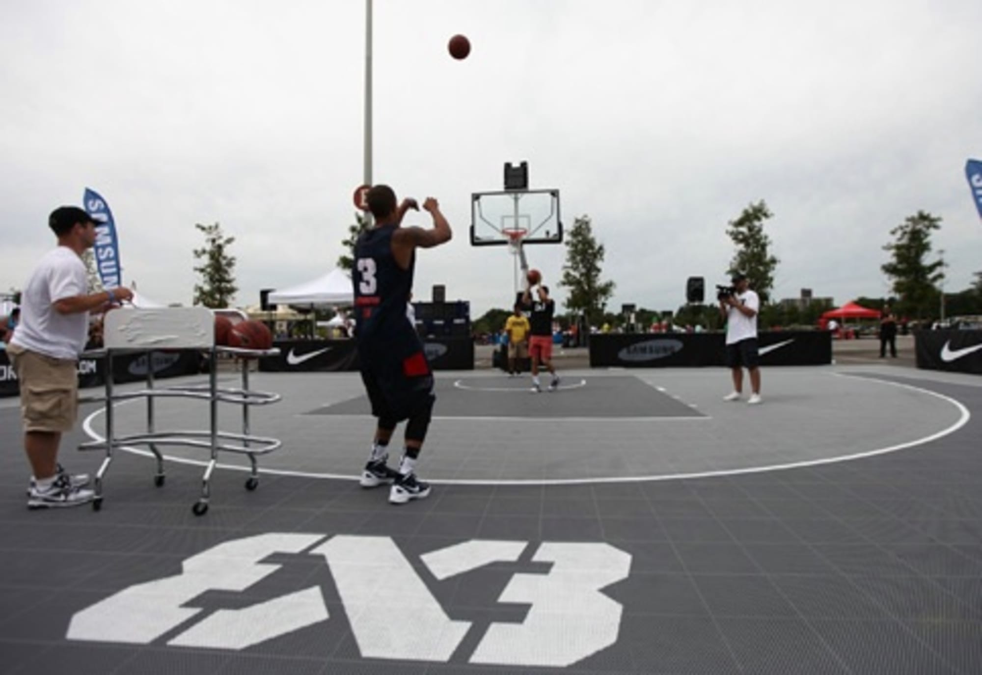 An all-Canadian affair in the first shootout contest | FIBA Basketball