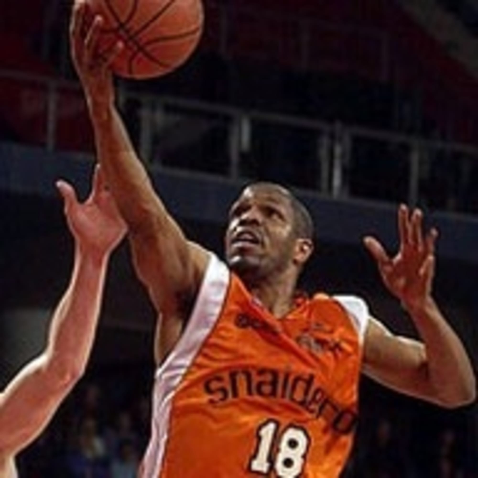 RUS - Allen signs on for another year | FIBA Basketball