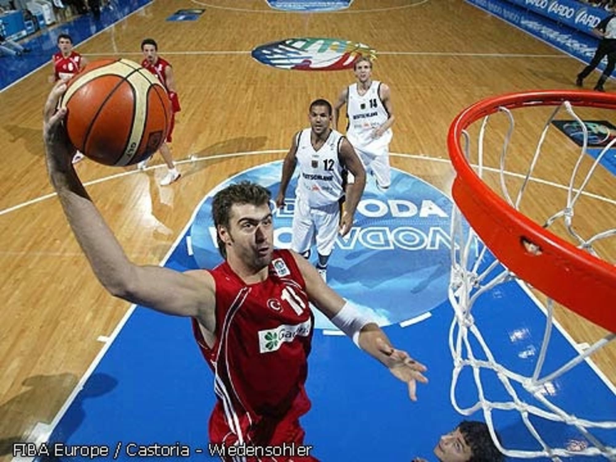 TUR – Okur: 'Count me in for 2010 Turkey' | FIBA Basketball