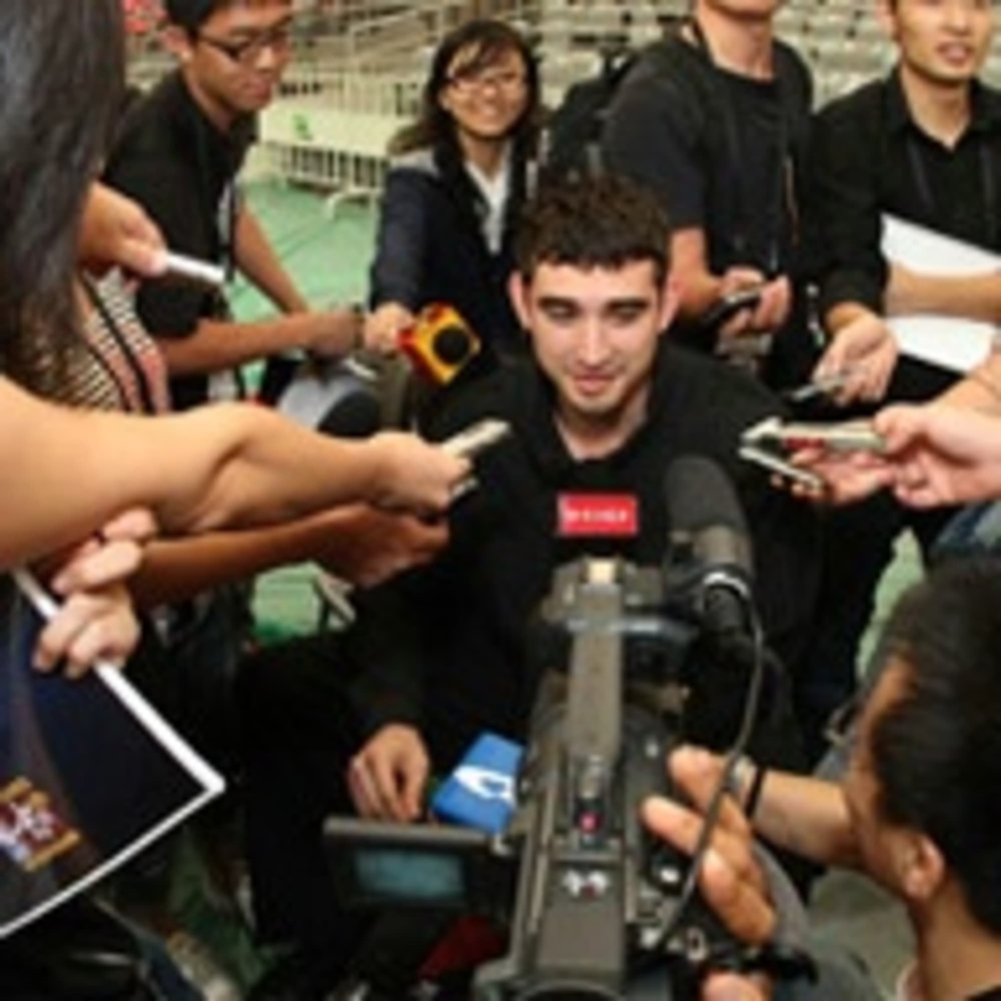 CHN/USA – Mandarin-speaking Alexander a star attraction in China with ...