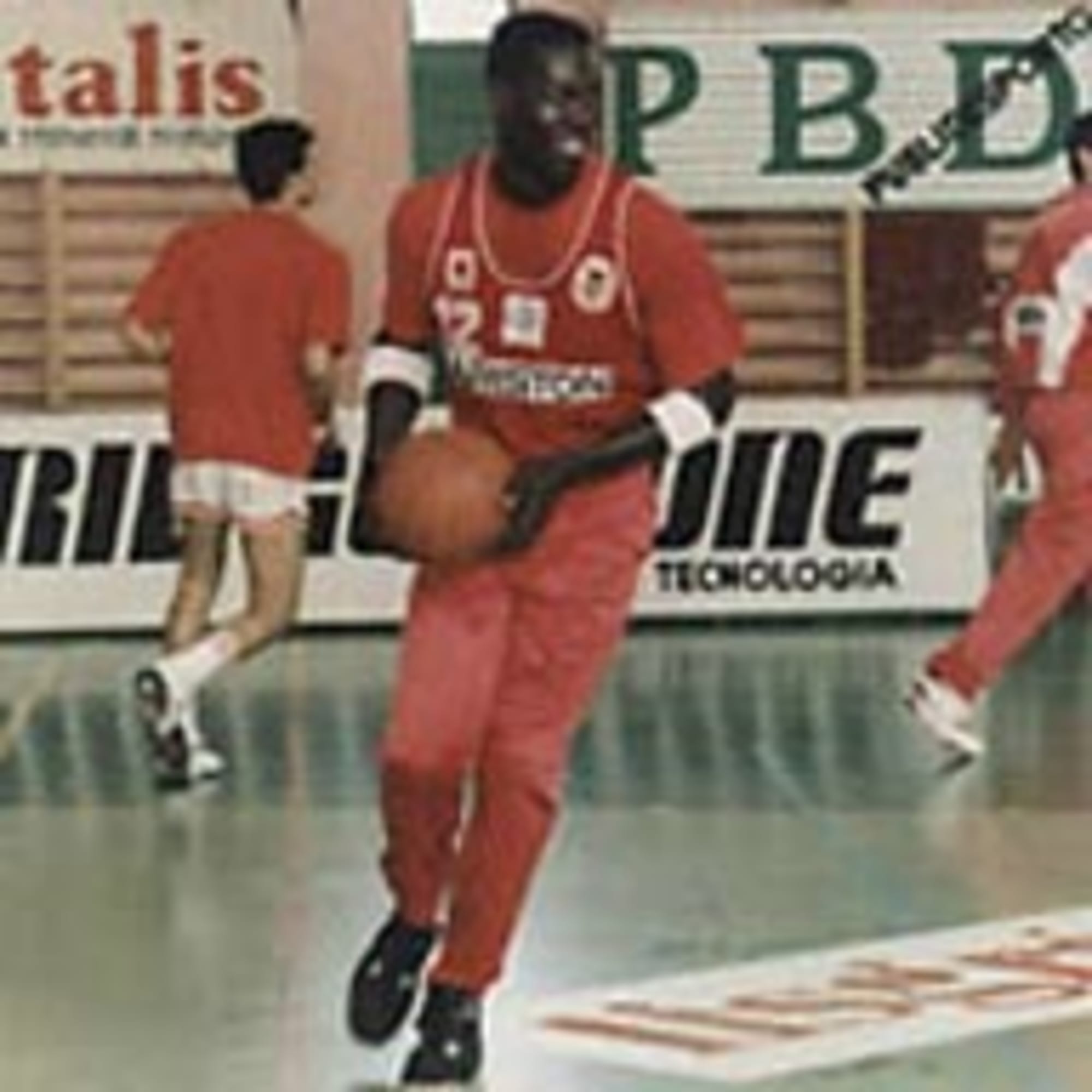 POR - Ex-Portugal power forward Plowden dies | FIBA Basketball