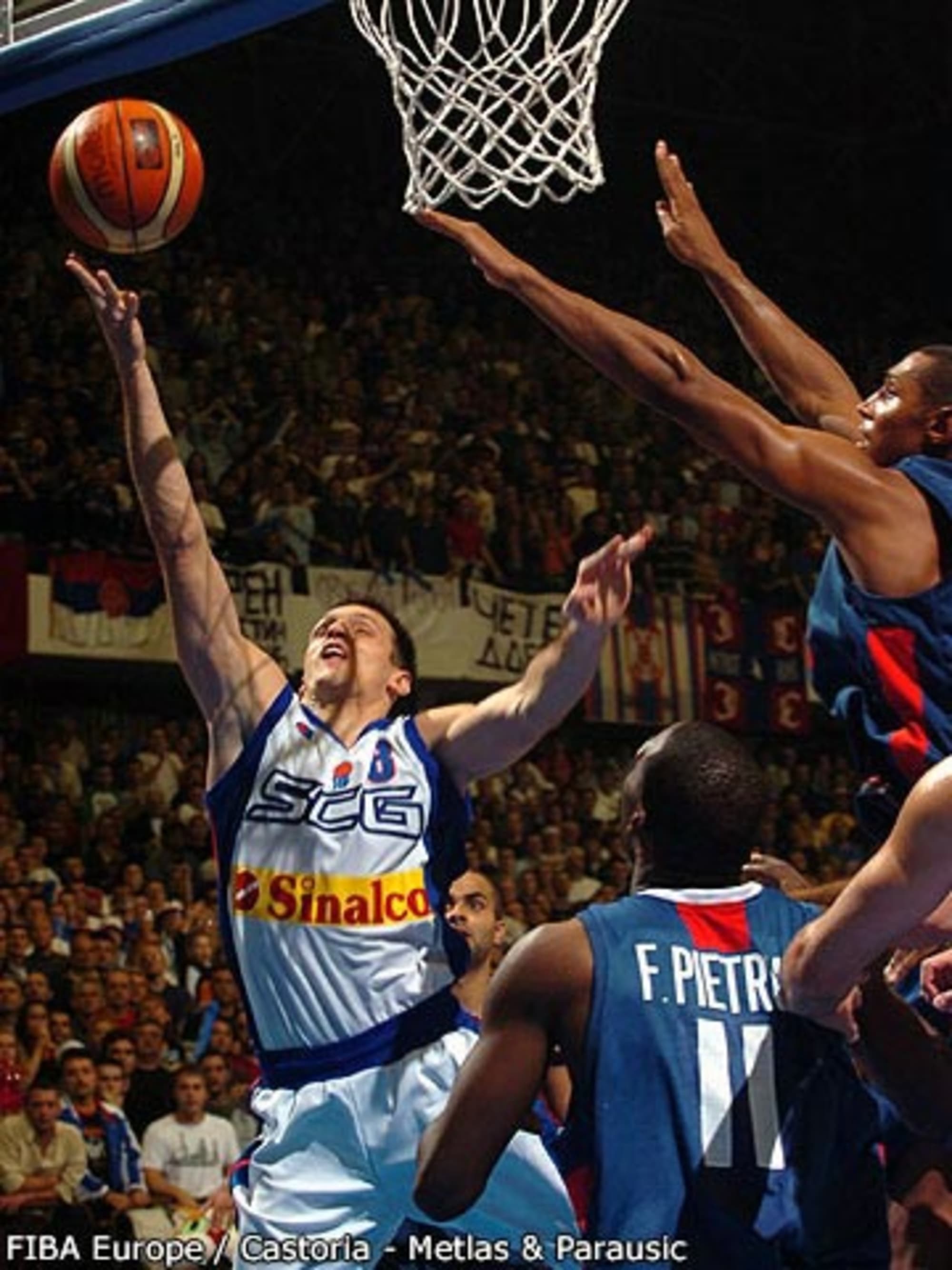 SRB - Rakocevic clinches move to Tau | FIBA Basketball