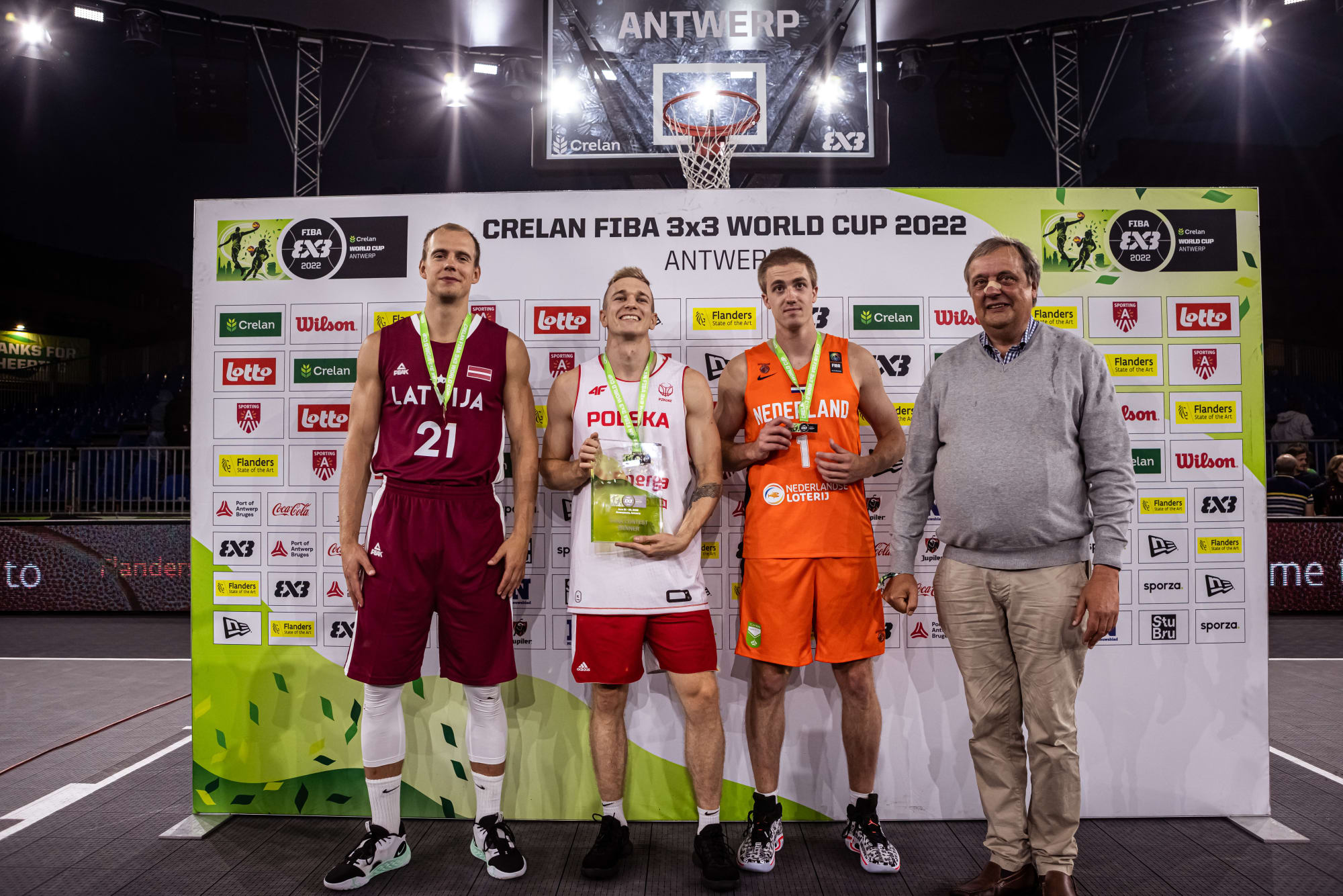 Grabowski wins gold at Crelan FIBA 3x3 World Cup 2022 dunk contest ...