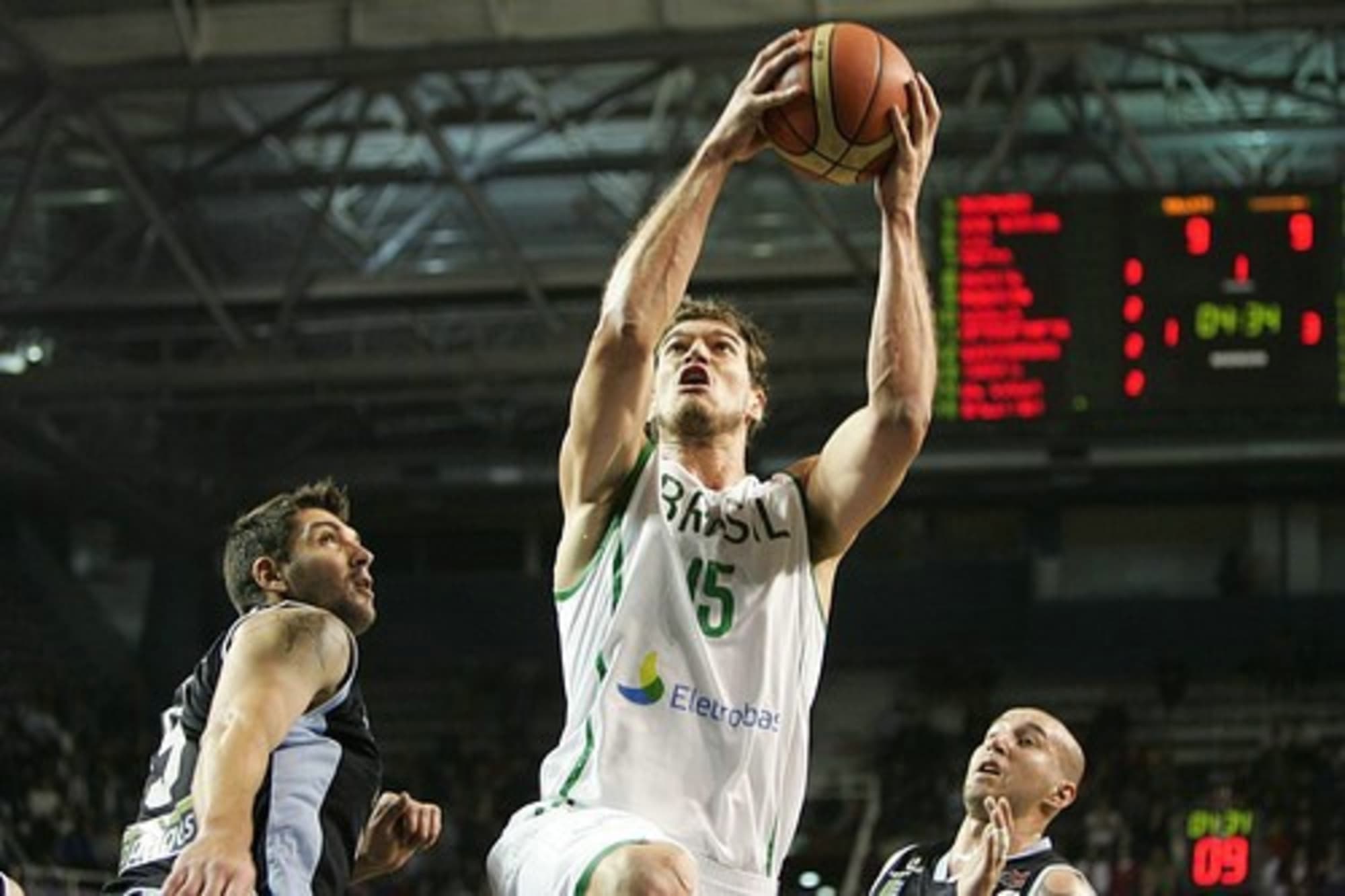 ARG/BRA - El Chapu y Splitter de regreso a la acción | FIBA Basketball