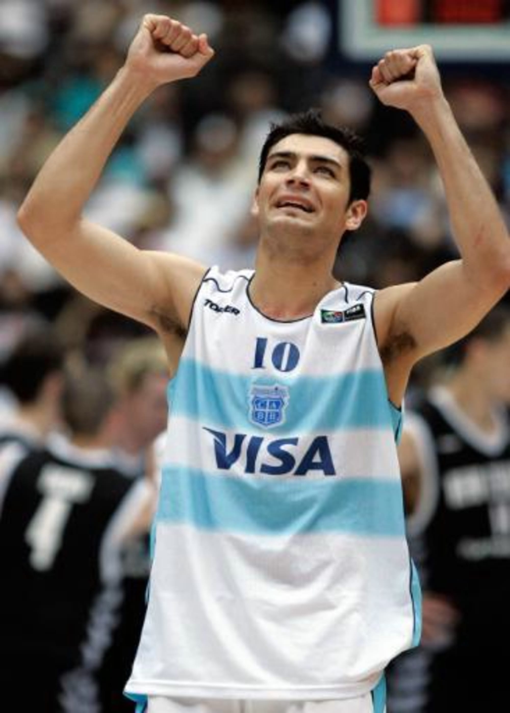 ARG – “One-on-one” with Carlos Delfino, Argentina’s hope | FIBA Basketball
