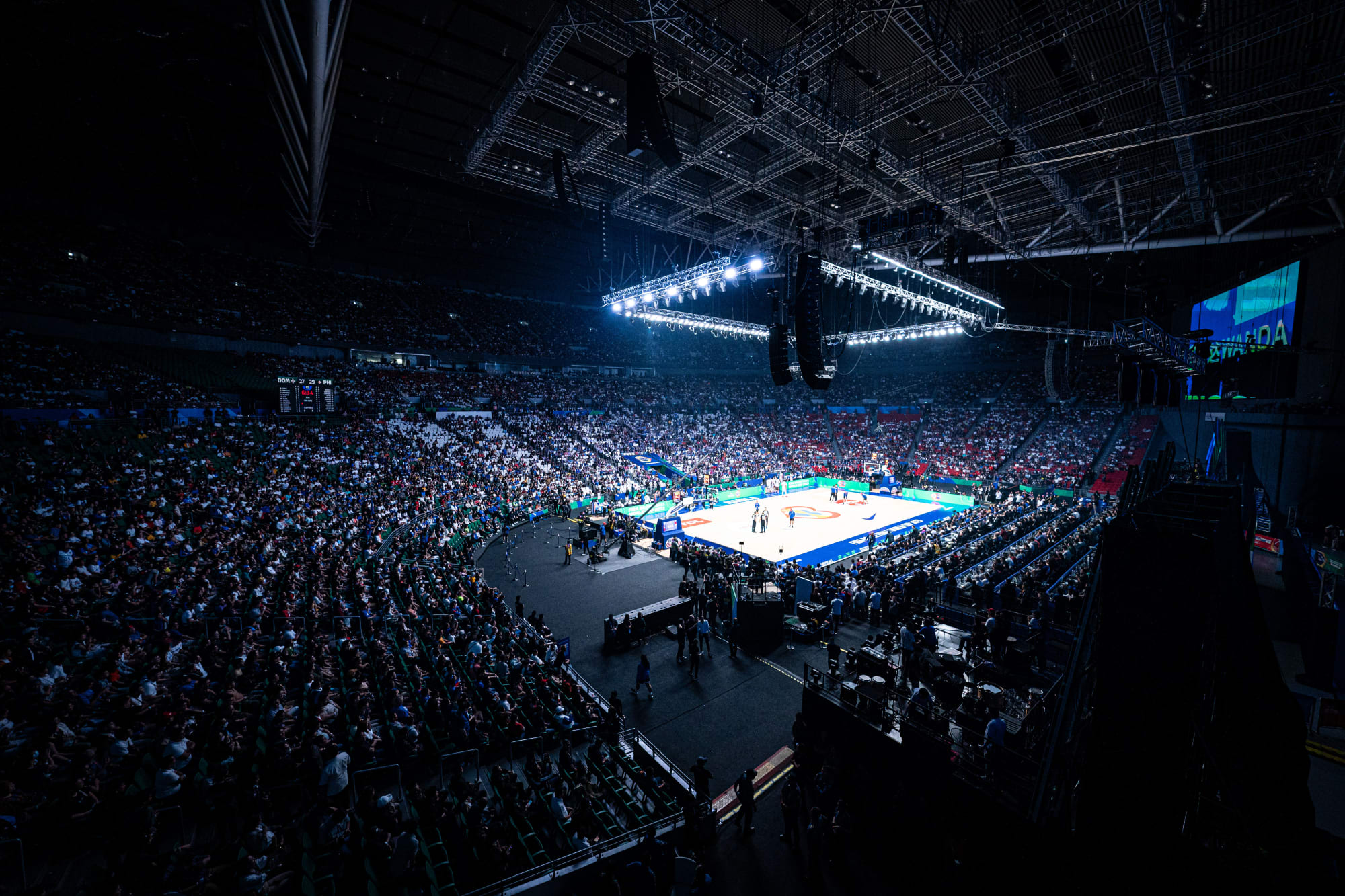 VOTE: What was most impressive number? 38k fans, 36 EFF, or 18 threes ...