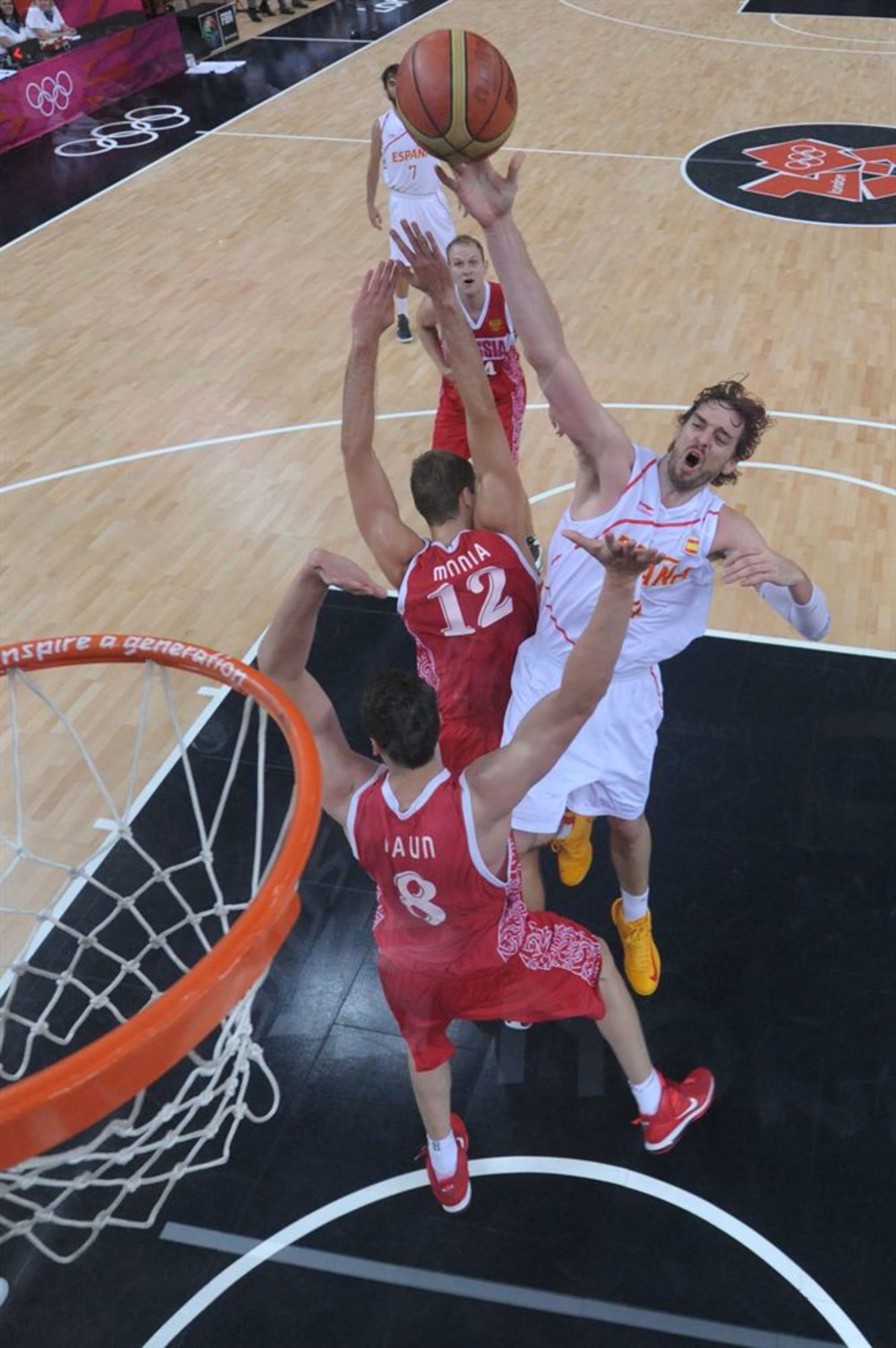 USA - Gasol and the frustrated Lakers | FIBA Basketball