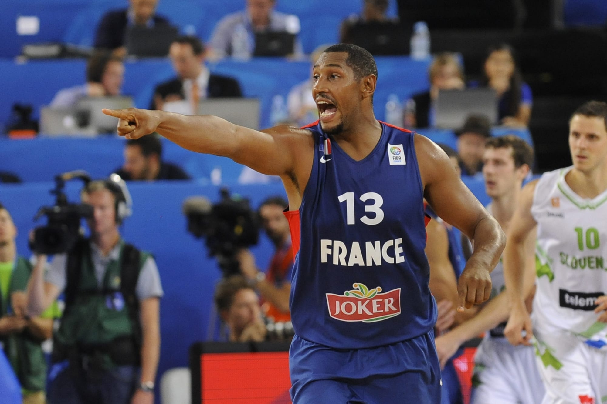 France finally turn up the intensity on defense | FIBA Basketball