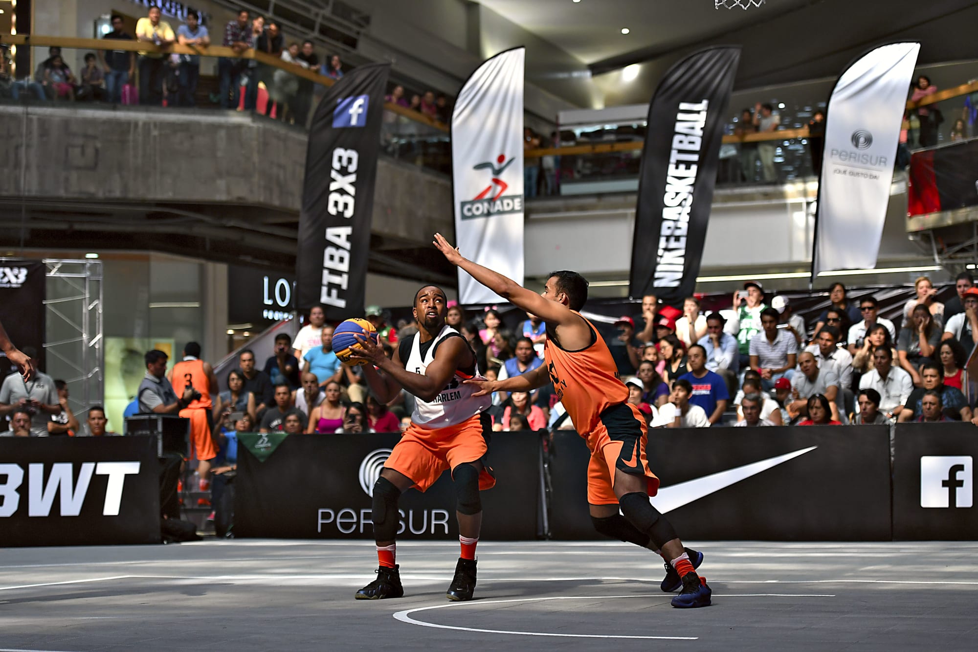 'Disco Domo' Jones leads all scorers after Day 1 at World Tour Mexico ...