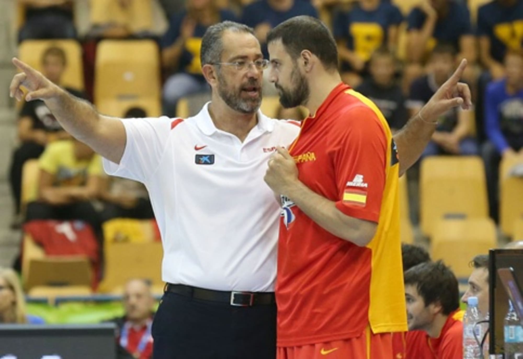 ESP - Orenga to continue as national team coach | FIBA Basketball