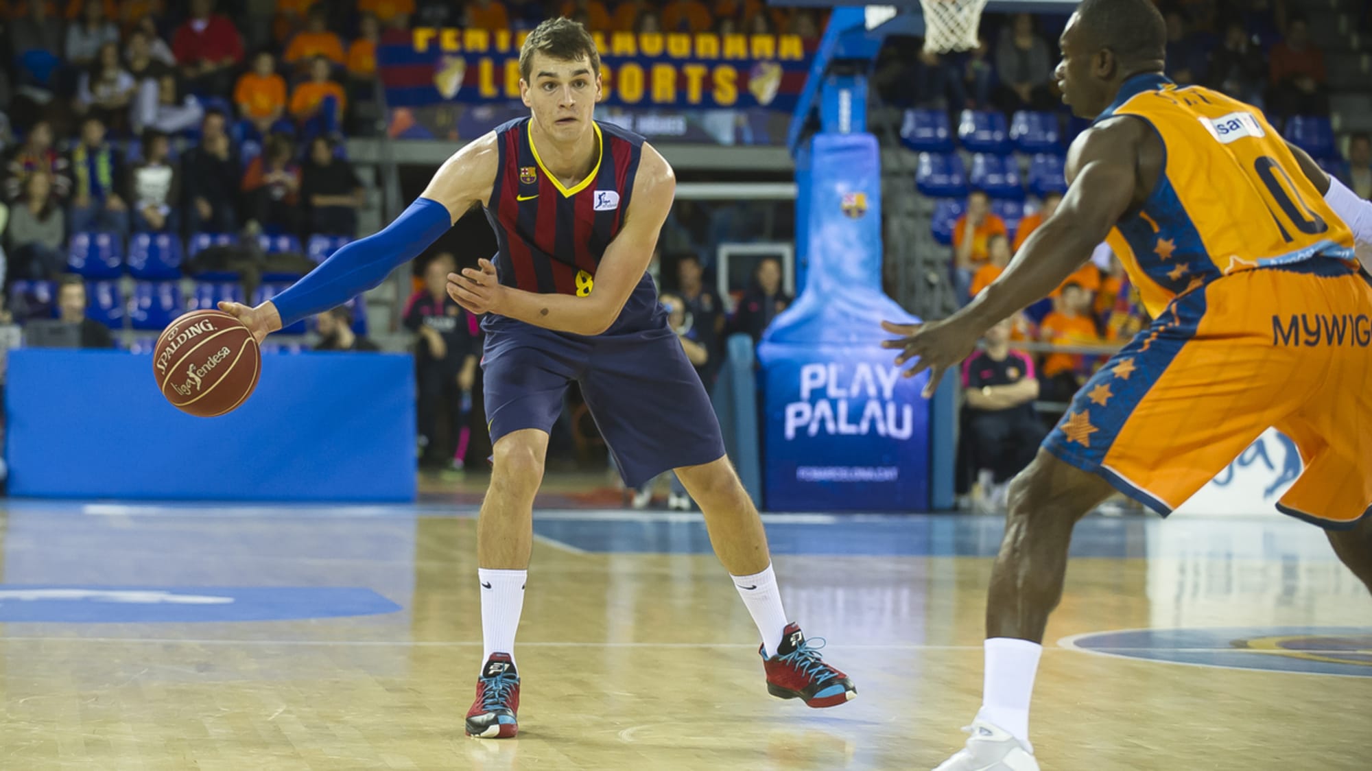 Hezonja, Fotu explode into action | FIBA.basketball