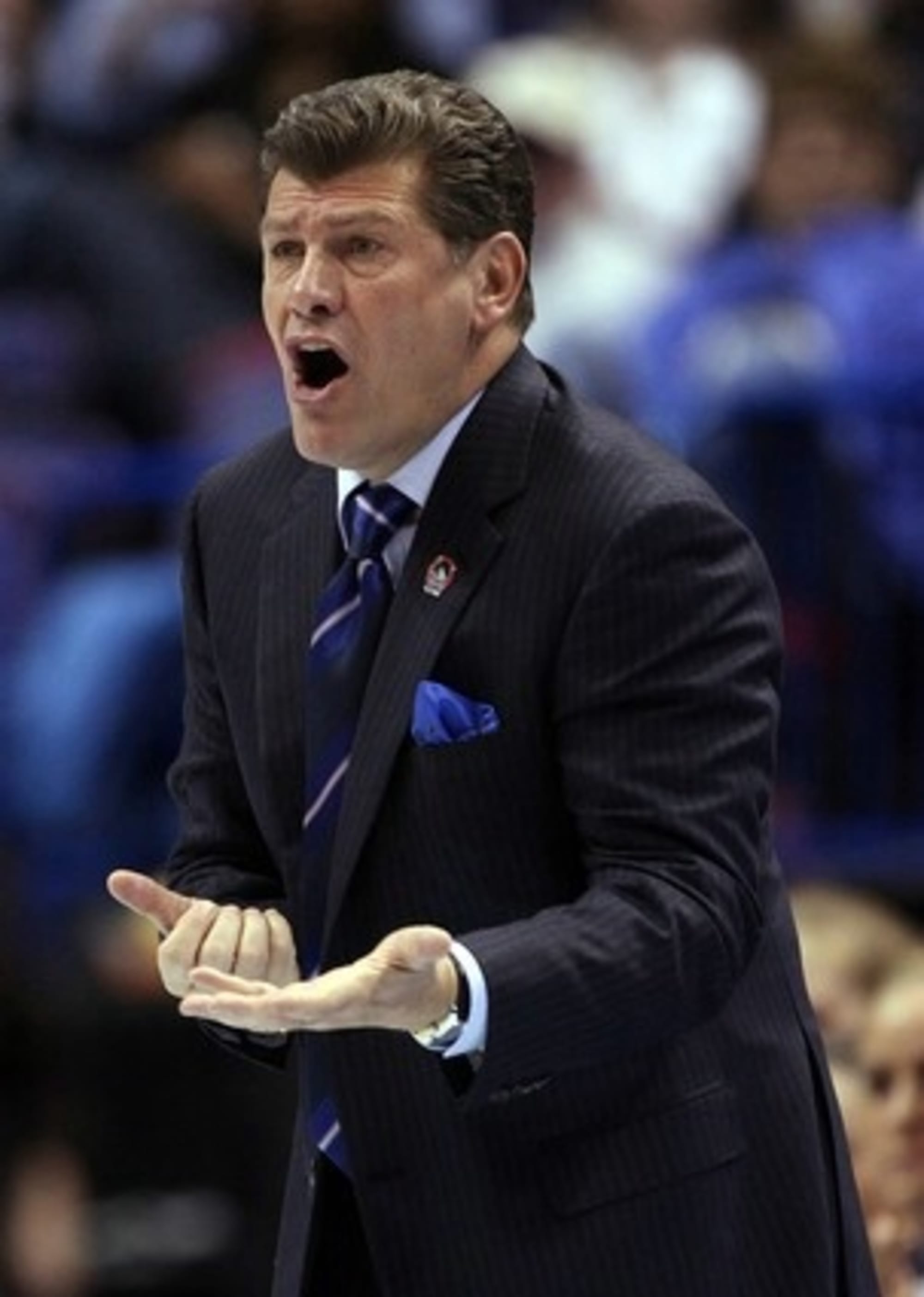 USA - Backstage interview with Geno AURIEMMA [video] | FIBA Basketball