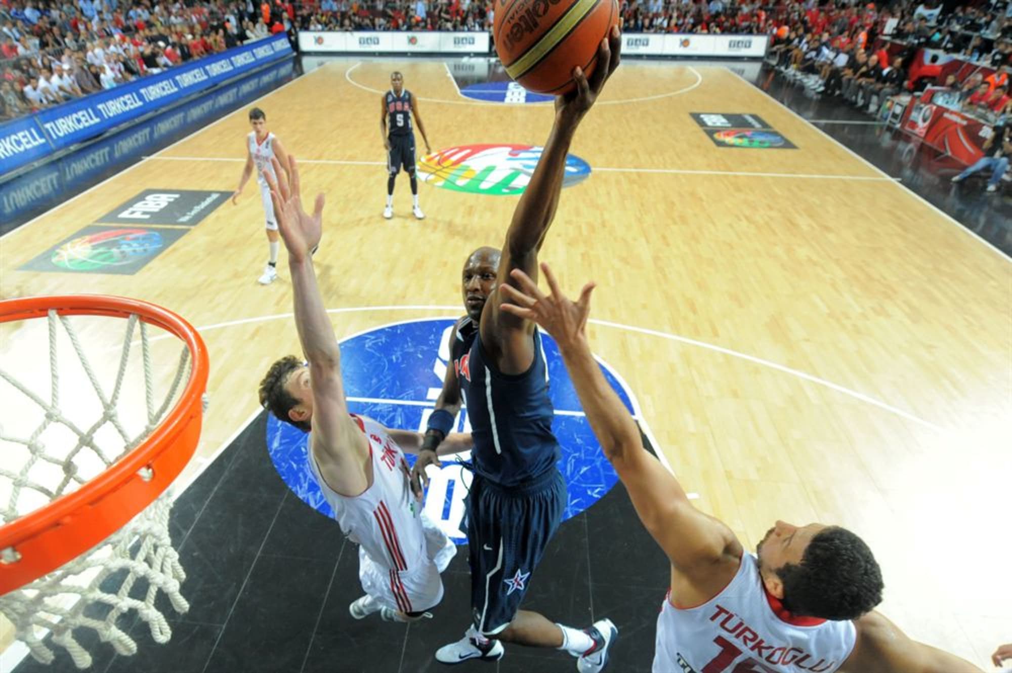 USA - Odom brings smile to the face of Carlisle | FIBA Basketball