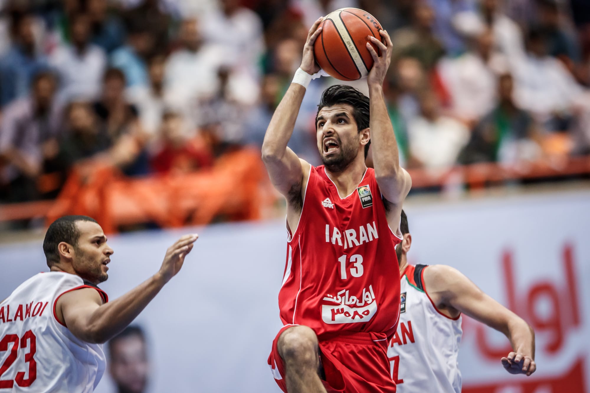 Jamshidi soars for the slam against Jordan | FIBA Basketball