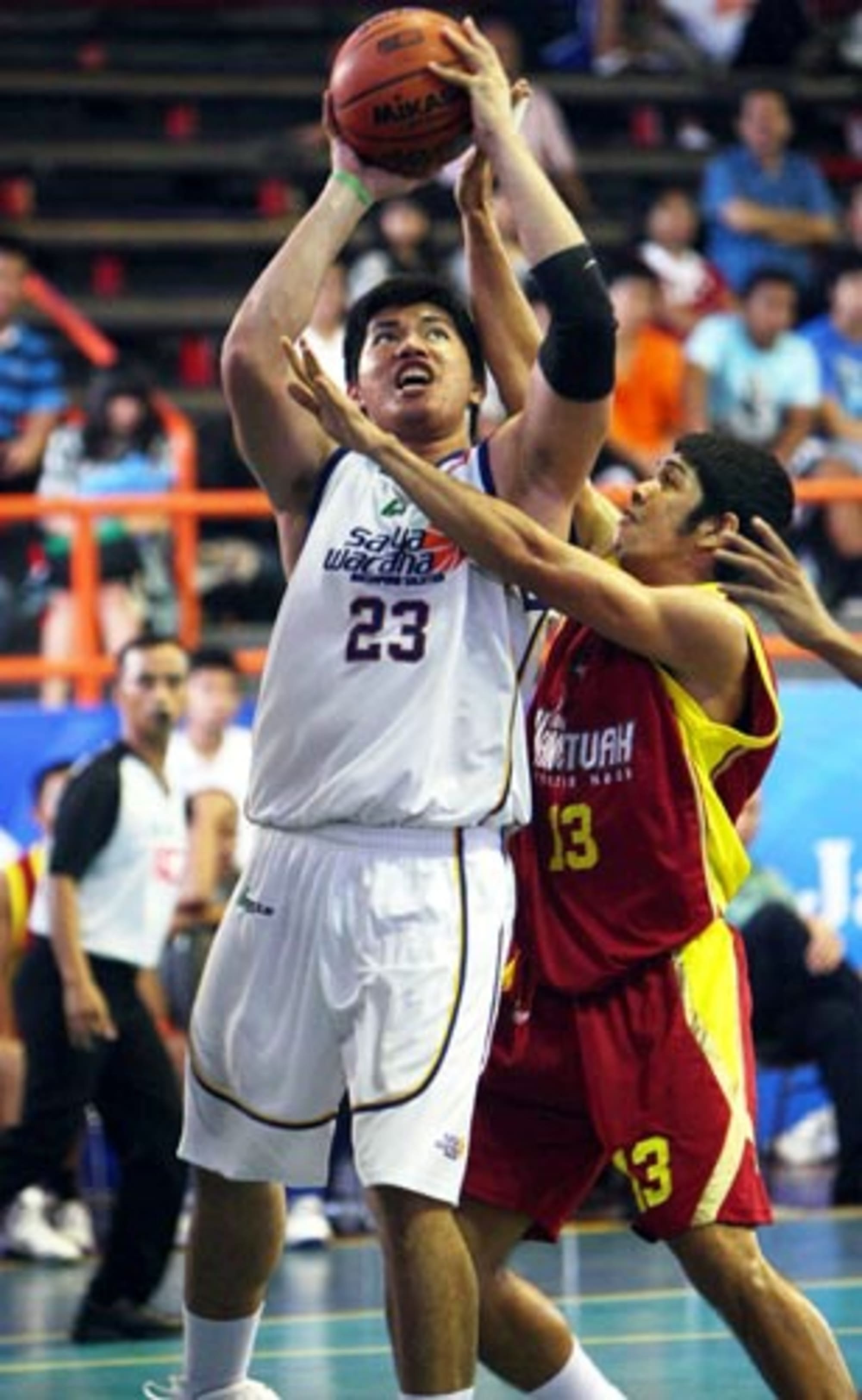 INA – Satria Muda join PJE on top; Dell, CLS on par | FIBA Basketball