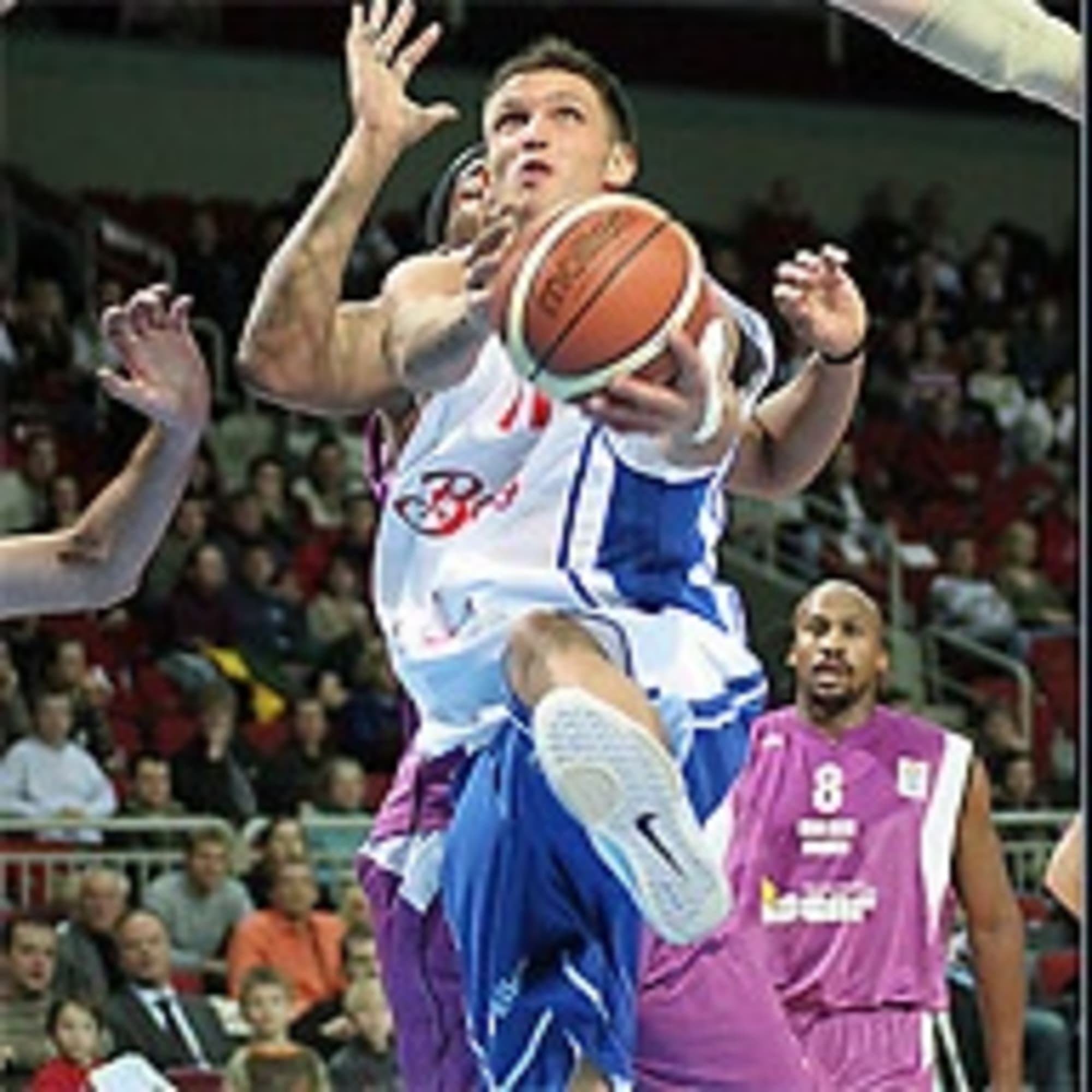 EUROCUP - Barons squeeze past Iscar | FIBA Basketball