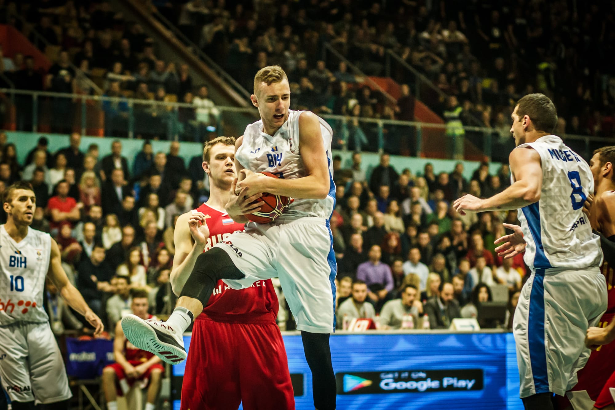 Musa shines, as Bosnia and Herzegovina defeat Russia in Group E | FIBA ...