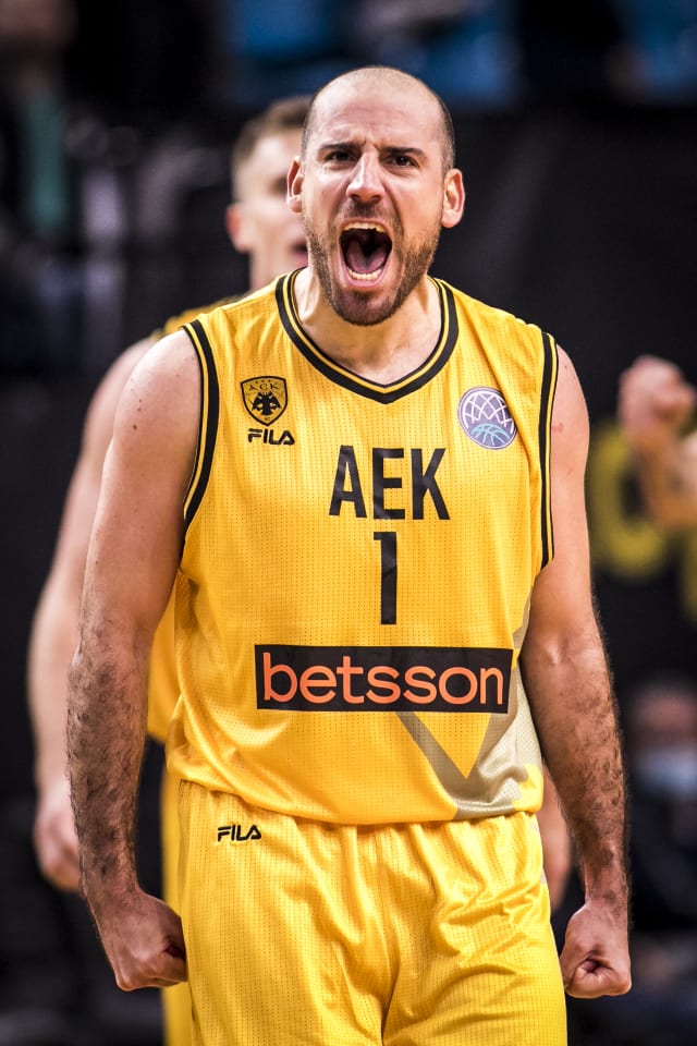 AEK get into win column after defeating VEF Riga | FIBA Basketball