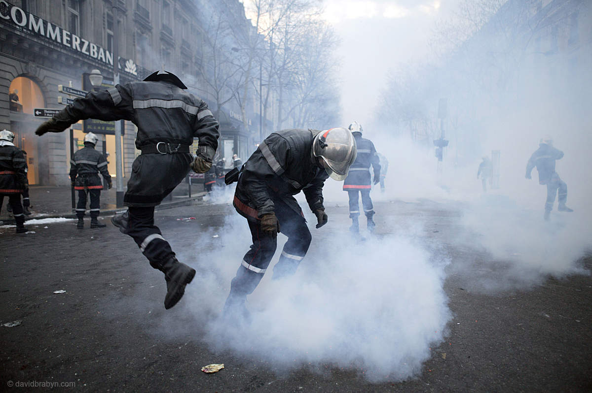 Firefighter Riot, Paris - David Brabyn Photojournalist New York City