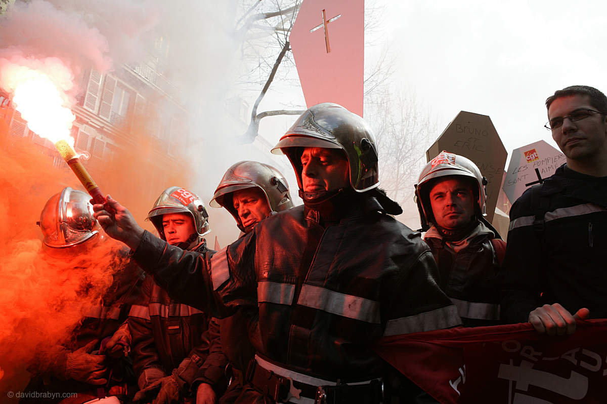 Firefighter Riot, Paris - David Brabyn Photojournalist New York City