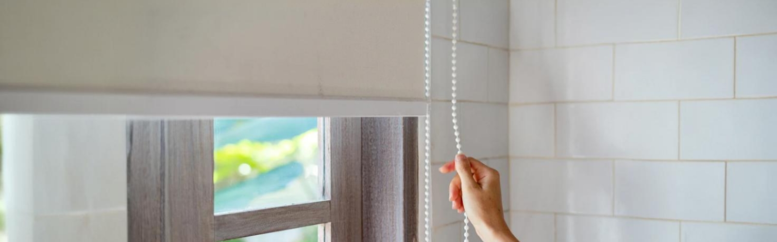 A Comprehensive Guide to Pulling Up and Rolling Down Blinds | BNC