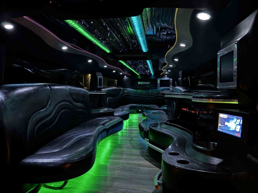 Prom Transportation in Kansas | Luxury Limo Prom Kansas