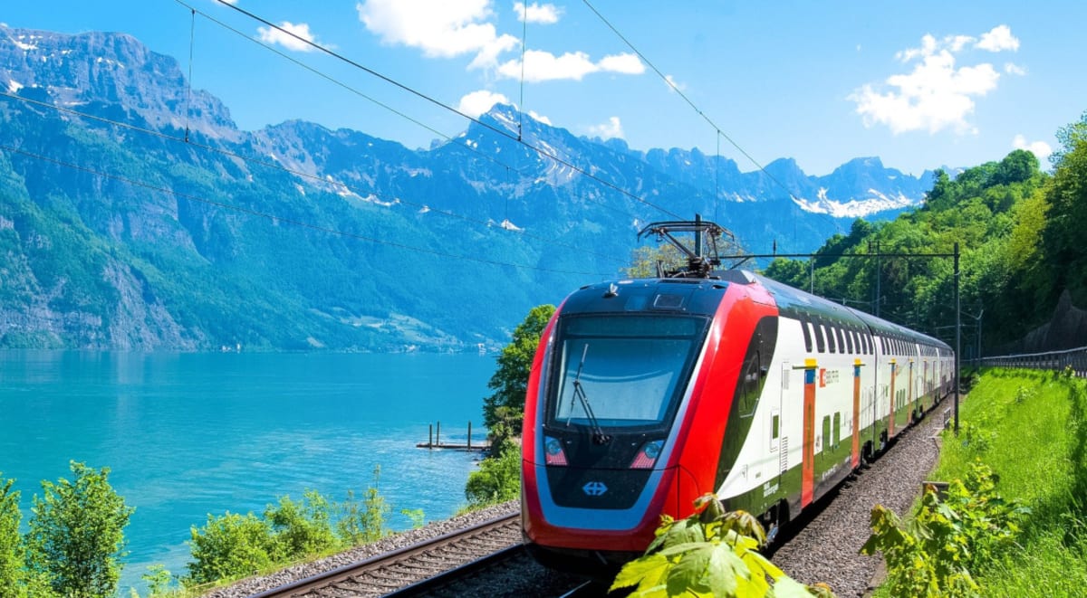 Swisscom: Neuer Bandbreitenrekord in einem fahrenden Zug