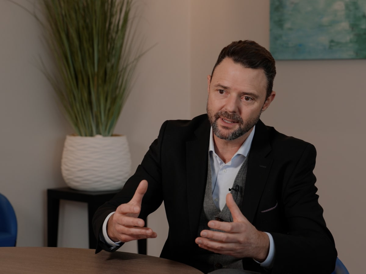 Weltweit eines der ersten High-End-Dual-Source-CT-Systeme im Ensemble ...