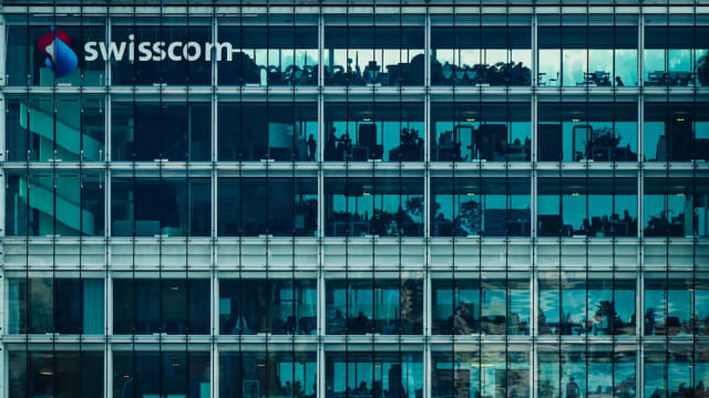 Swisscom gibt im Glasfaserstreit nach