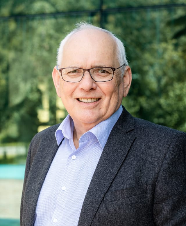Claudio Hintermann gibt VR-Präsidium von Abacus ab