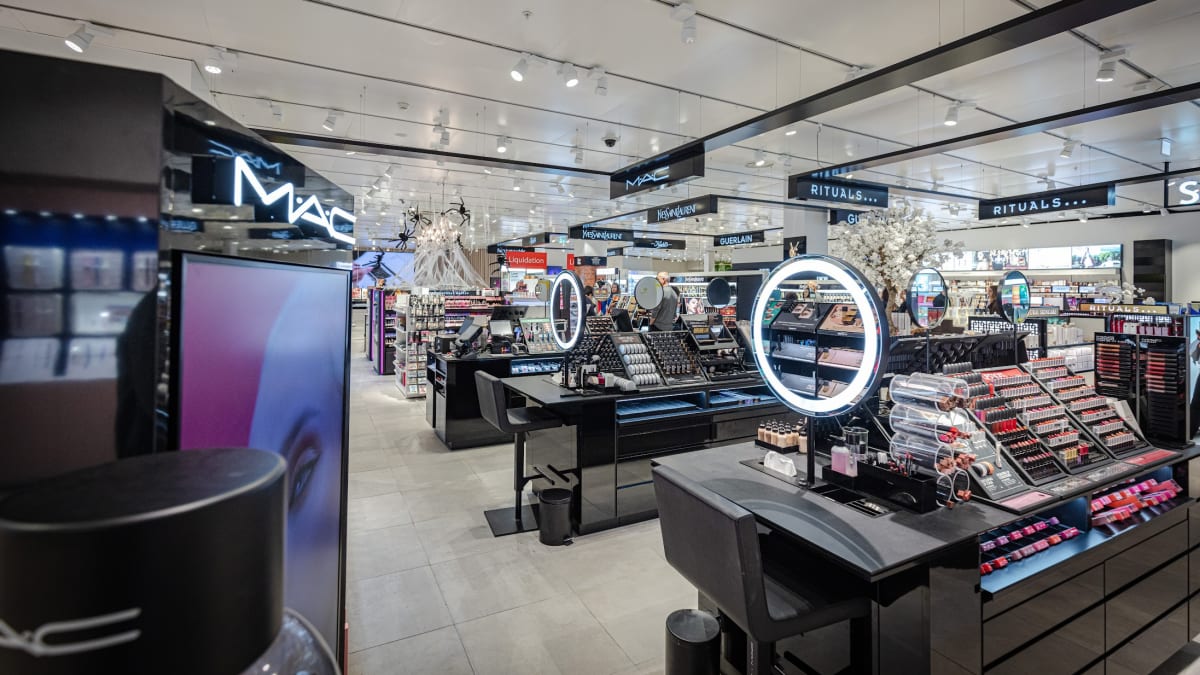 Manor: Das Warenhaus, wo es auch weisse Zähne gibt