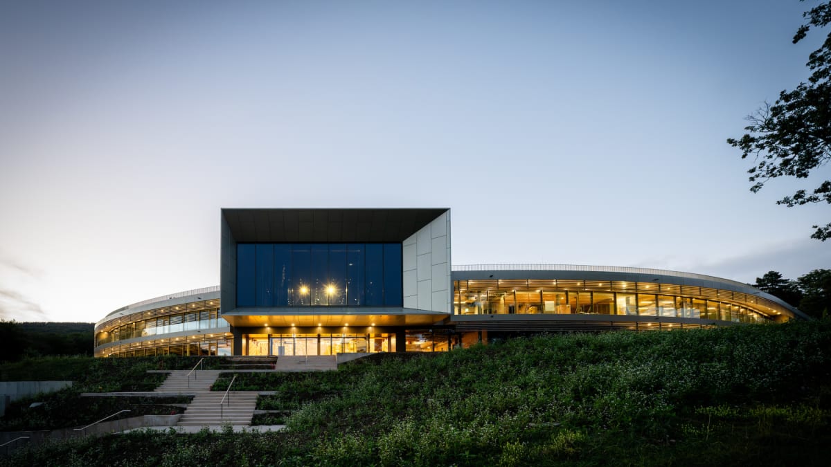 Genolier Innovation Hub: Wo sich medizinische Visionen und klinische ...