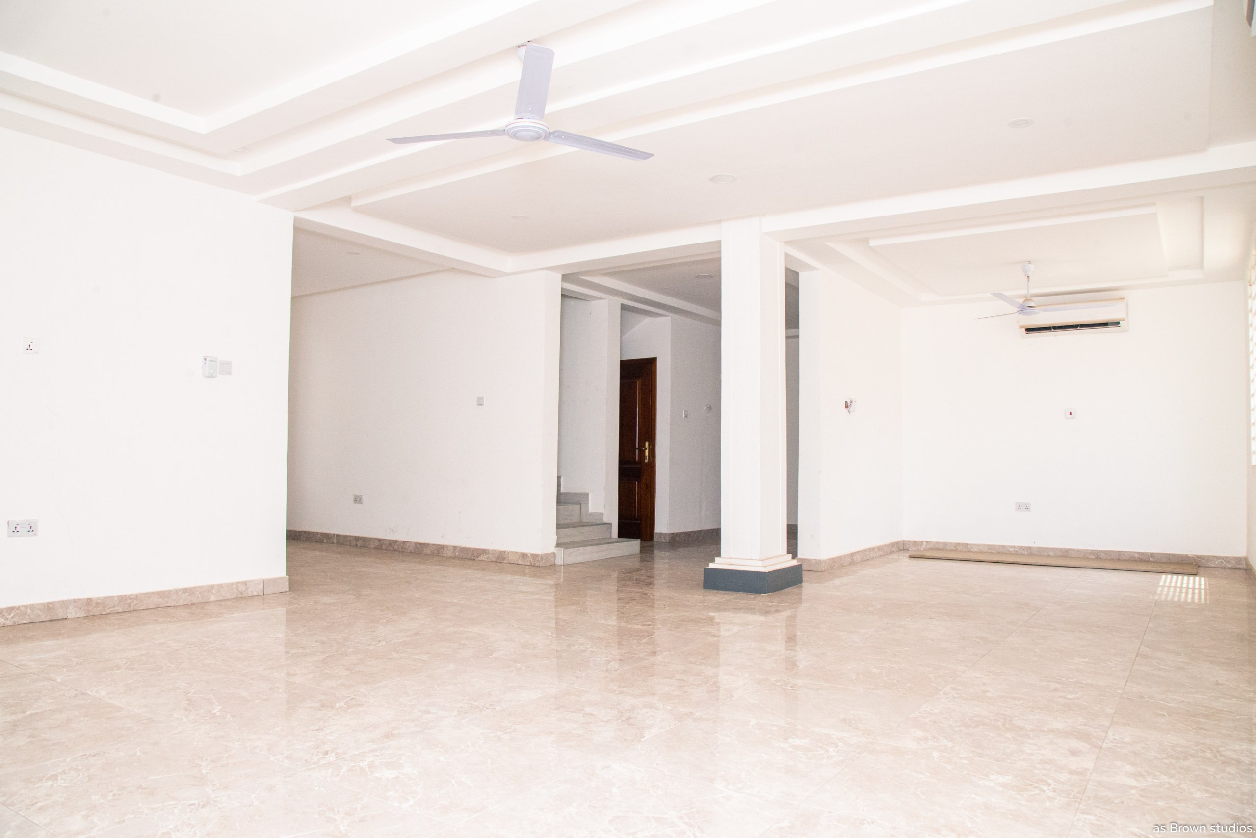 Spacious 5-Bedroom House At Adenta SSNIT Flat - Blavior