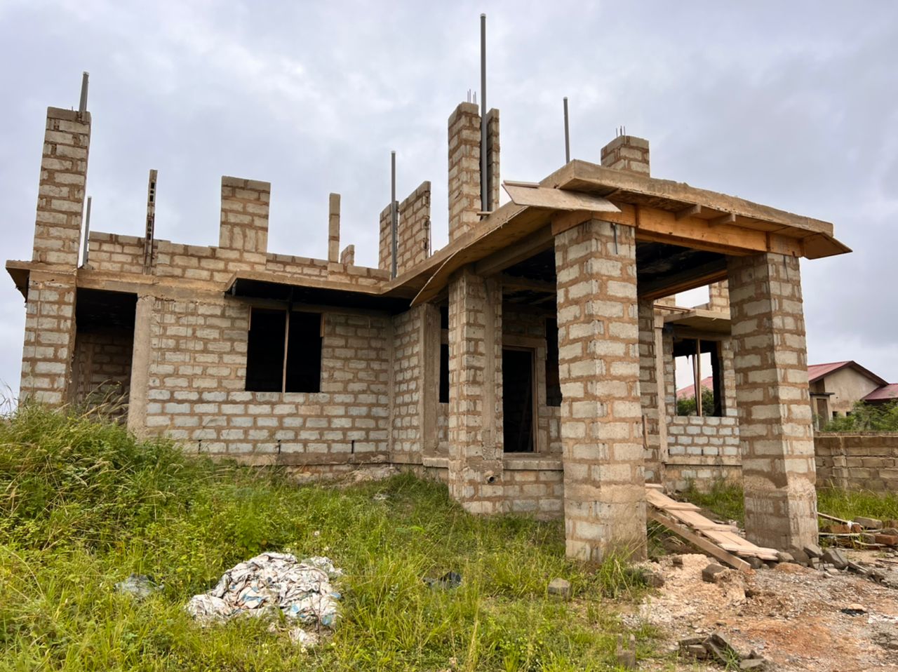 Uncompleted house at Amasaman dogblo - Blavior