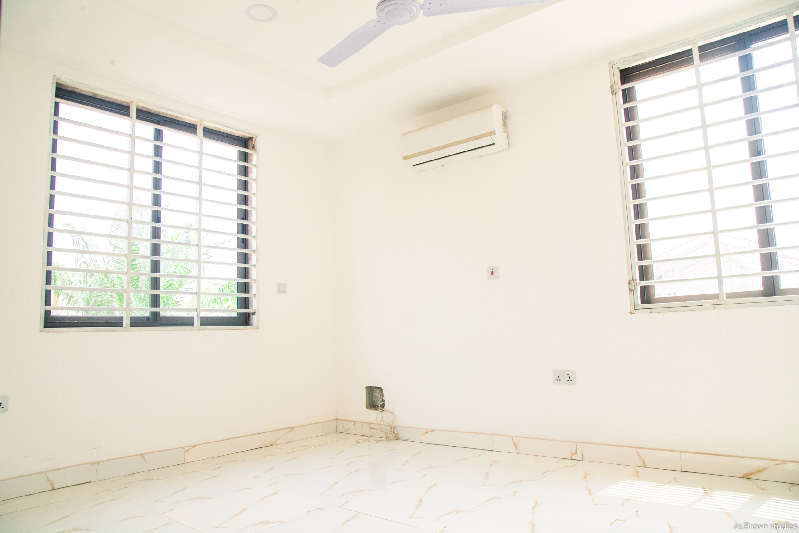 5 bedroom House at Adenta SSNIT Flat - Blavior