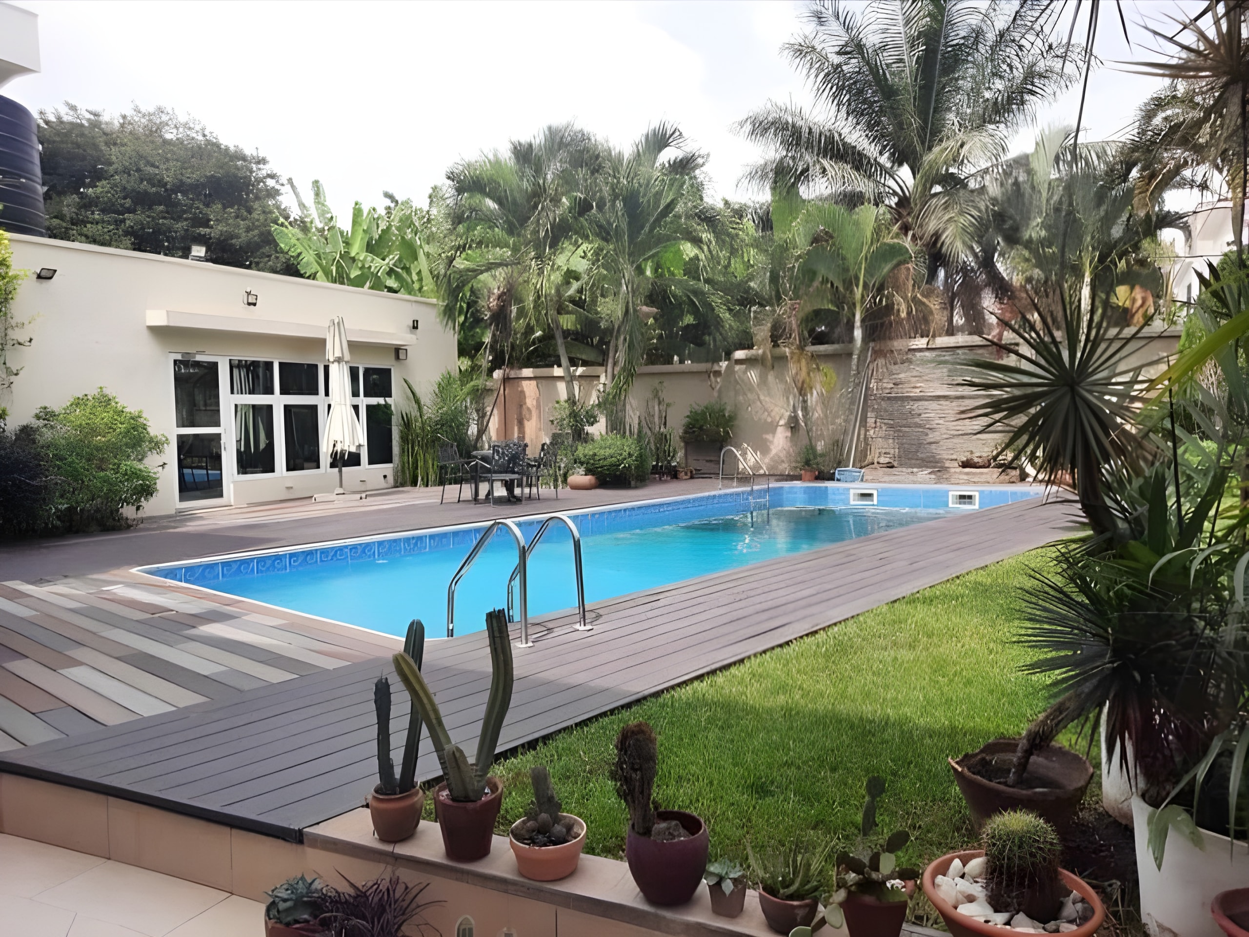 6-Bedroom Mansion for Sale in Labone - Blavior