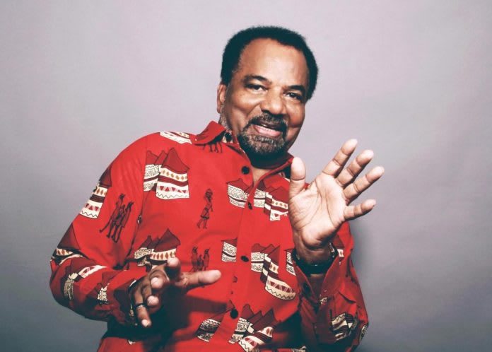 Bonga protagoniza show alusivo aos 45 anos da Independência de Angola