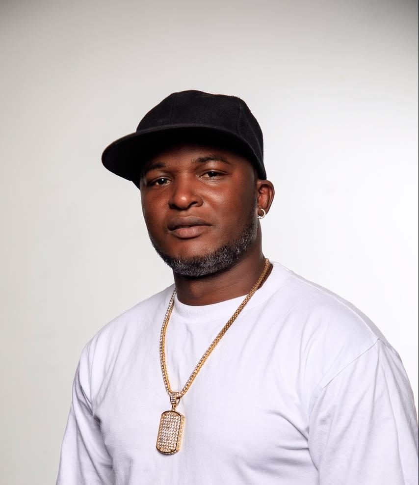 Dj Lutonda dá "Chapada Sem Mão" com o seu primeiro álbum - Koffie