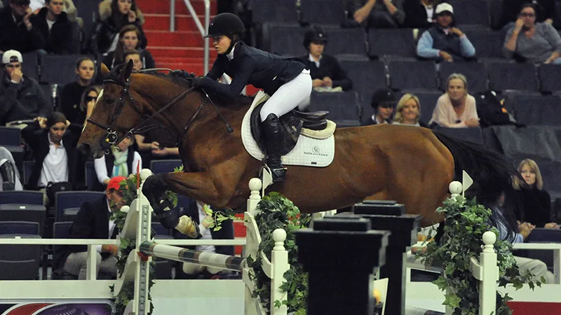 Alexandra Pielet Pilots Super Mare To Washington International Win ...